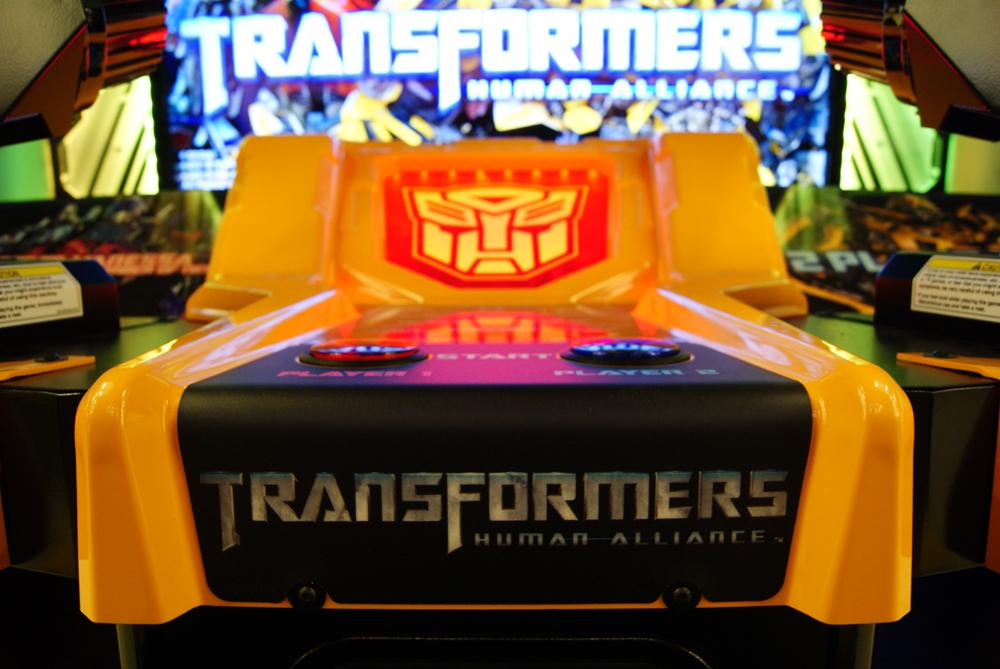 This Transformers: Human Alliance arcade theater is INSANE! - Auto Assembly